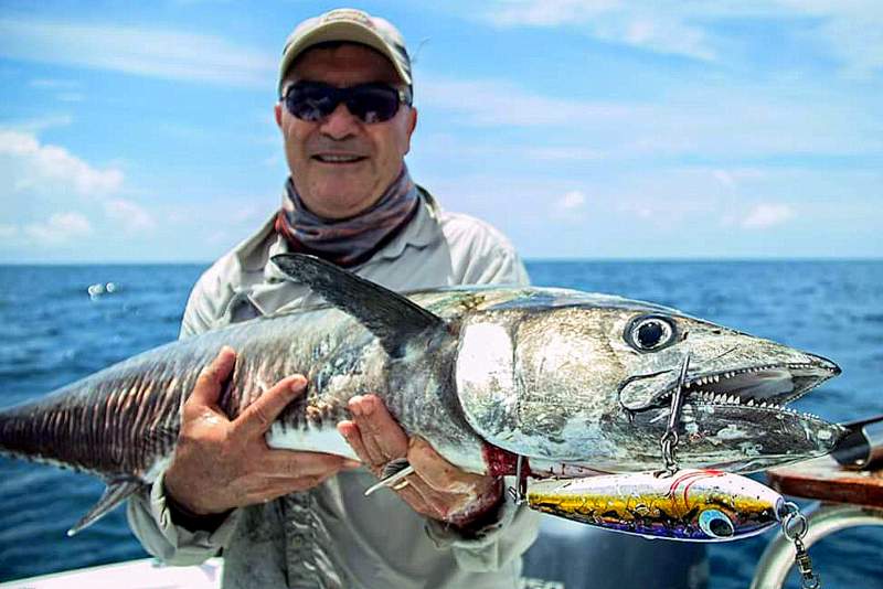 MOZAMBIQUE GIANT TREVALLY - GT! - FishBazaruto.com